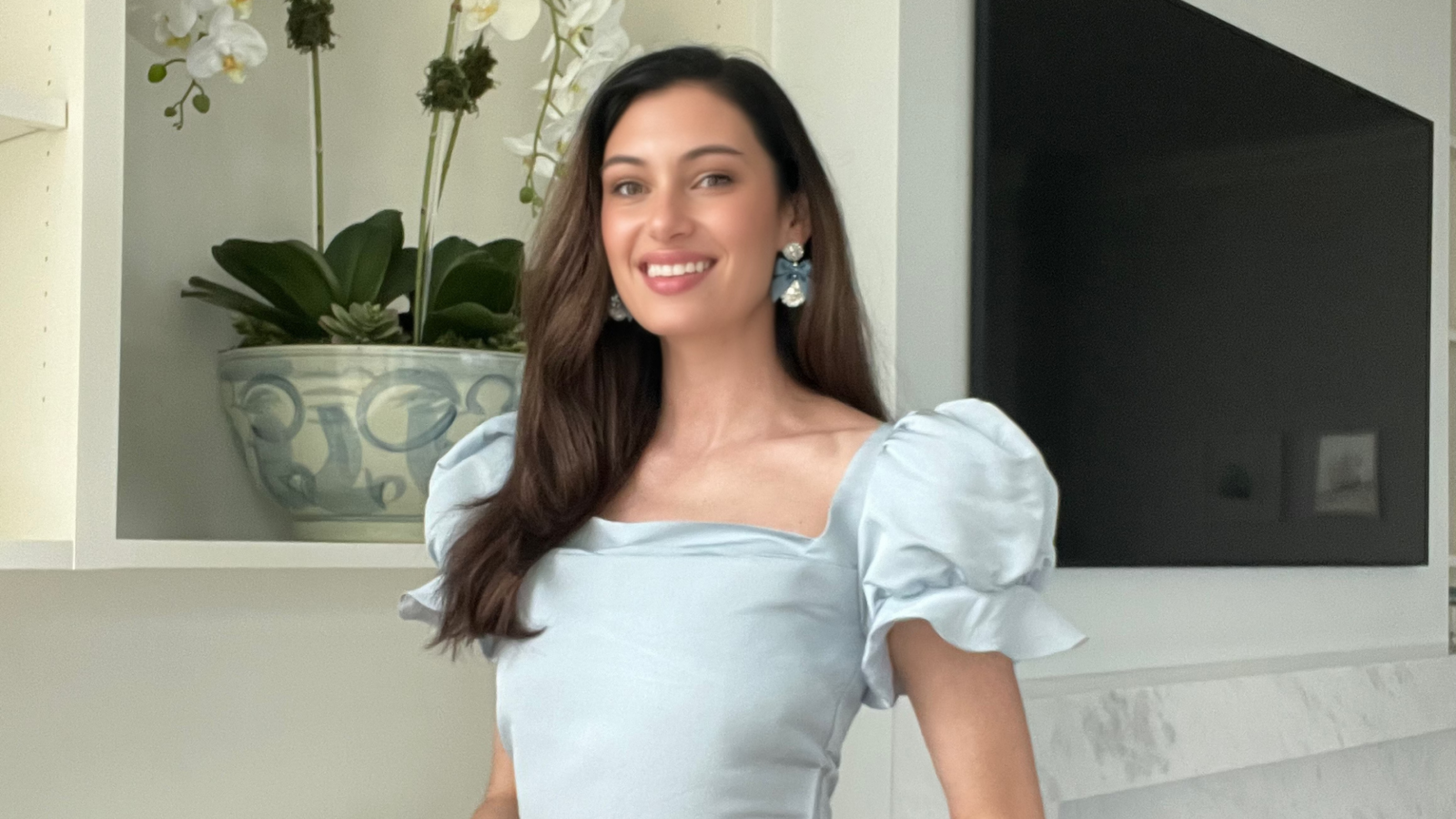 The Art of Poise: Lessons from Famously Elegant Women | mollytomlin.com